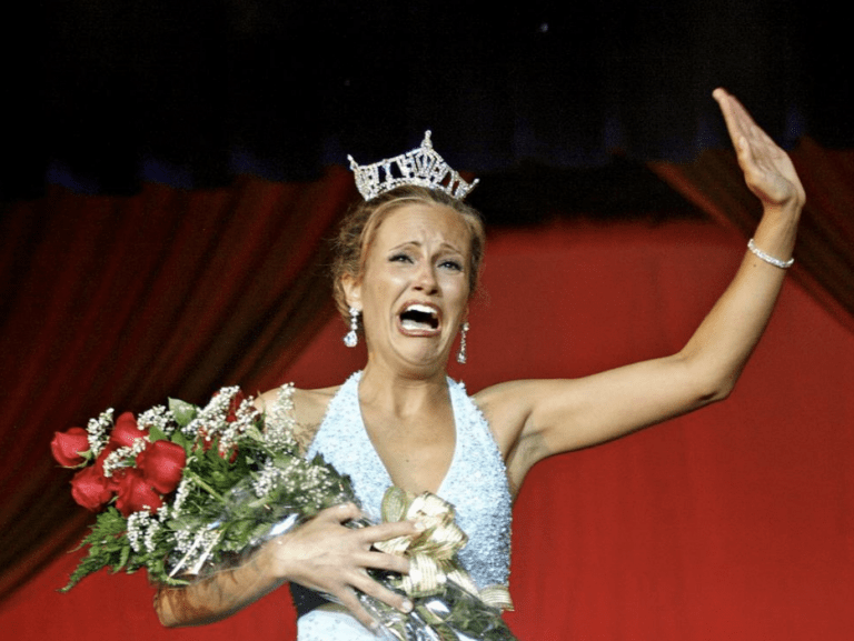 JM_Crying queen - Jackie Mantey